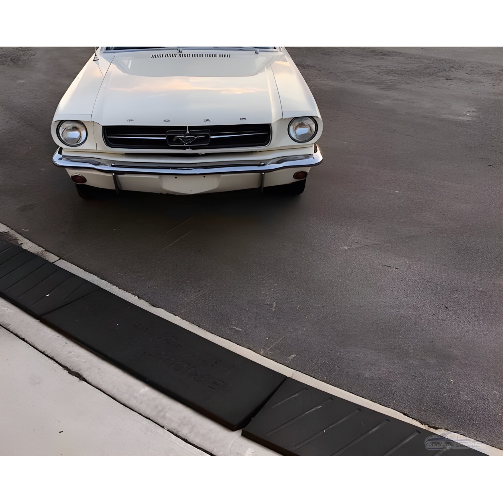 Durable Driveway Curb Ramp - Easy Install, 25,000 lbs Capacity