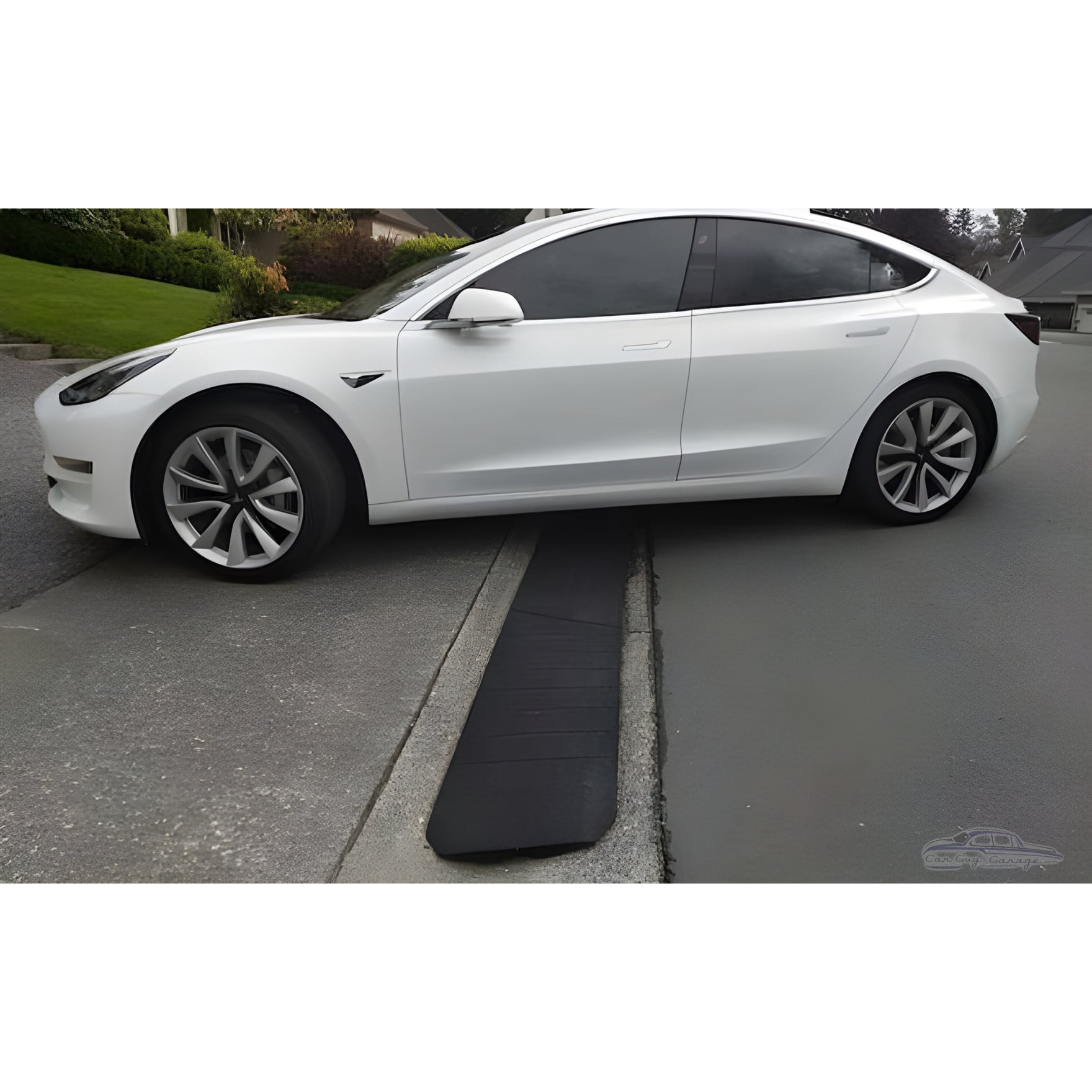 Durable Driveway Curb Ramp - Easy Install, 25,000 lbs Capacity