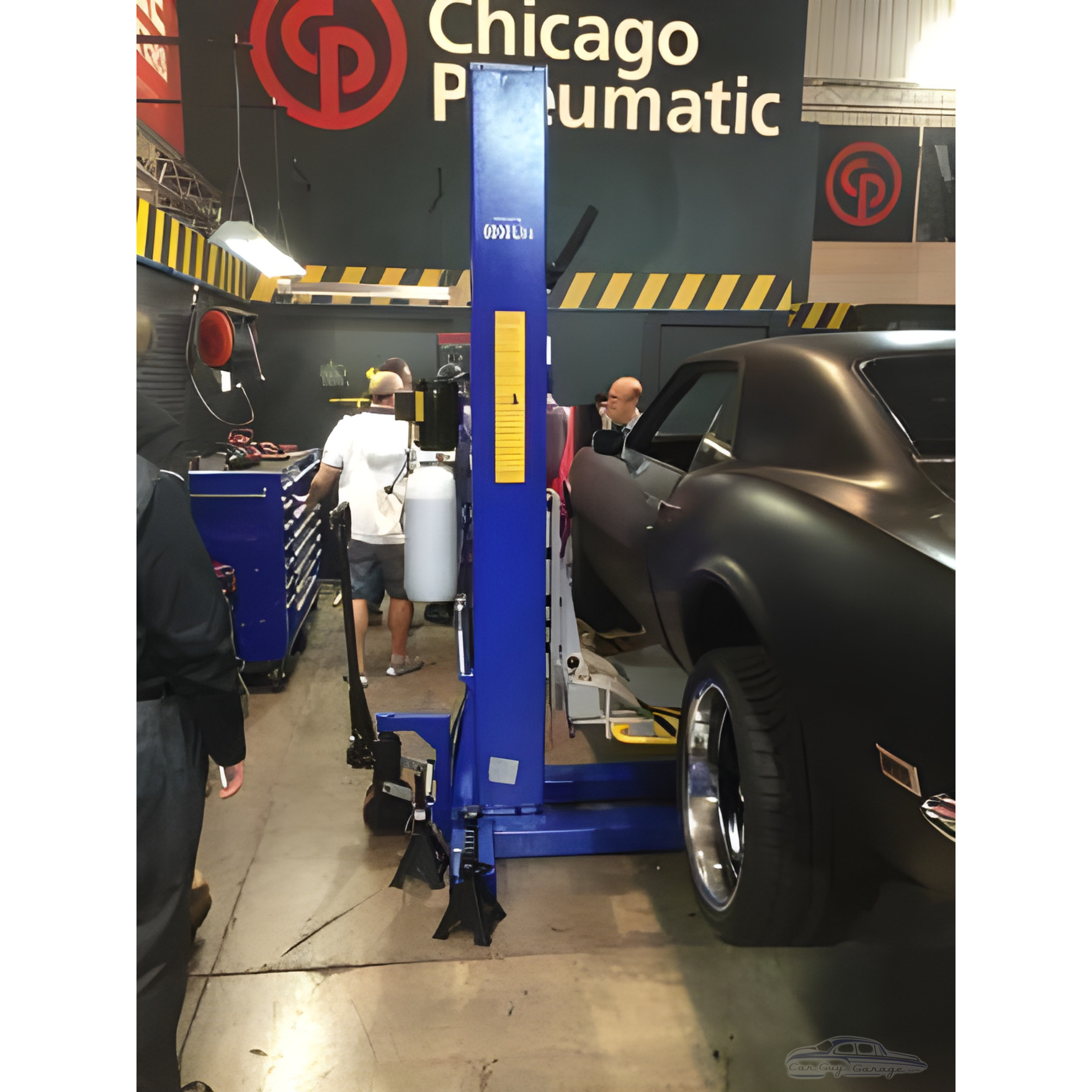Mobile Single Post Car Lift - 6000 lbs Capacity, Low Profile