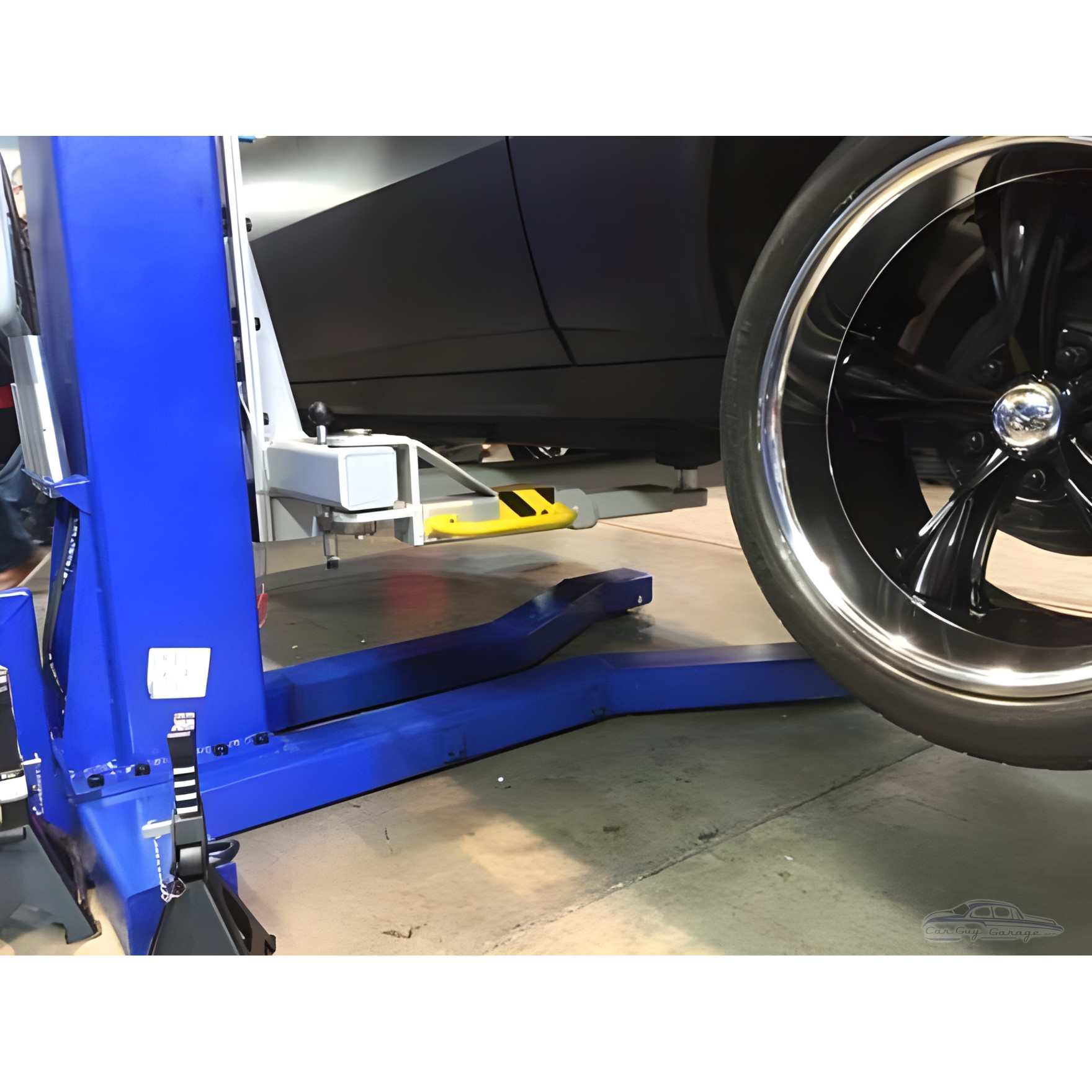 Mobile Single Post Car Lift - 6000 lbs Capacity, Low Profile