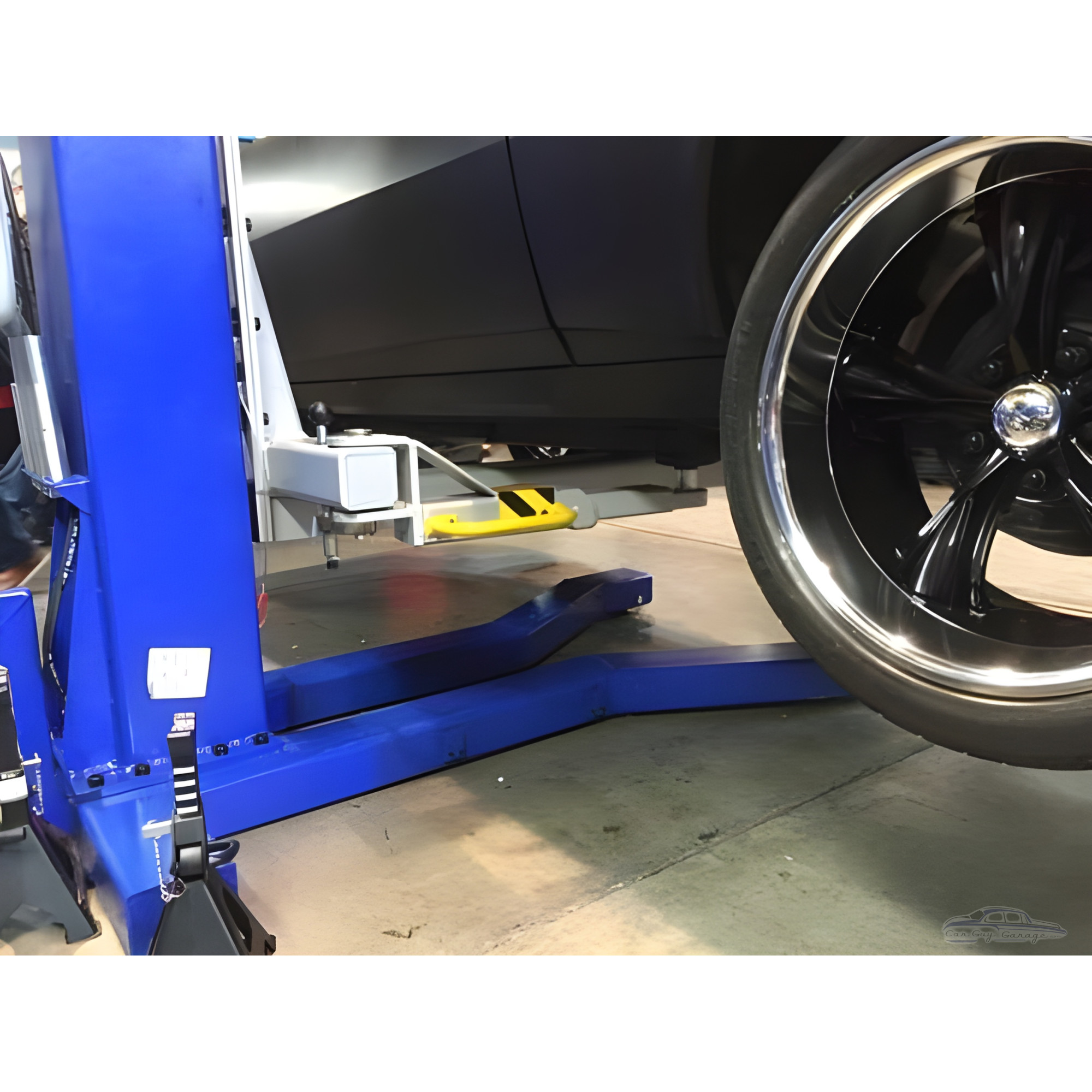 Mobile Single Post Car Lift - 6000 lbs Capacity, Low Profile